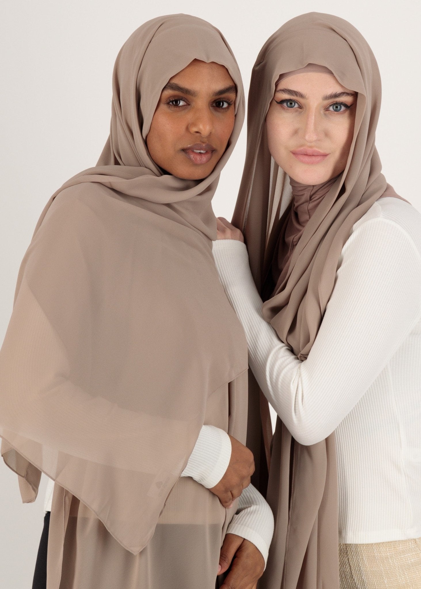 MOLTTE Instant Hijab | Chiffon Hijab With Stitched full Neck Cotton ...